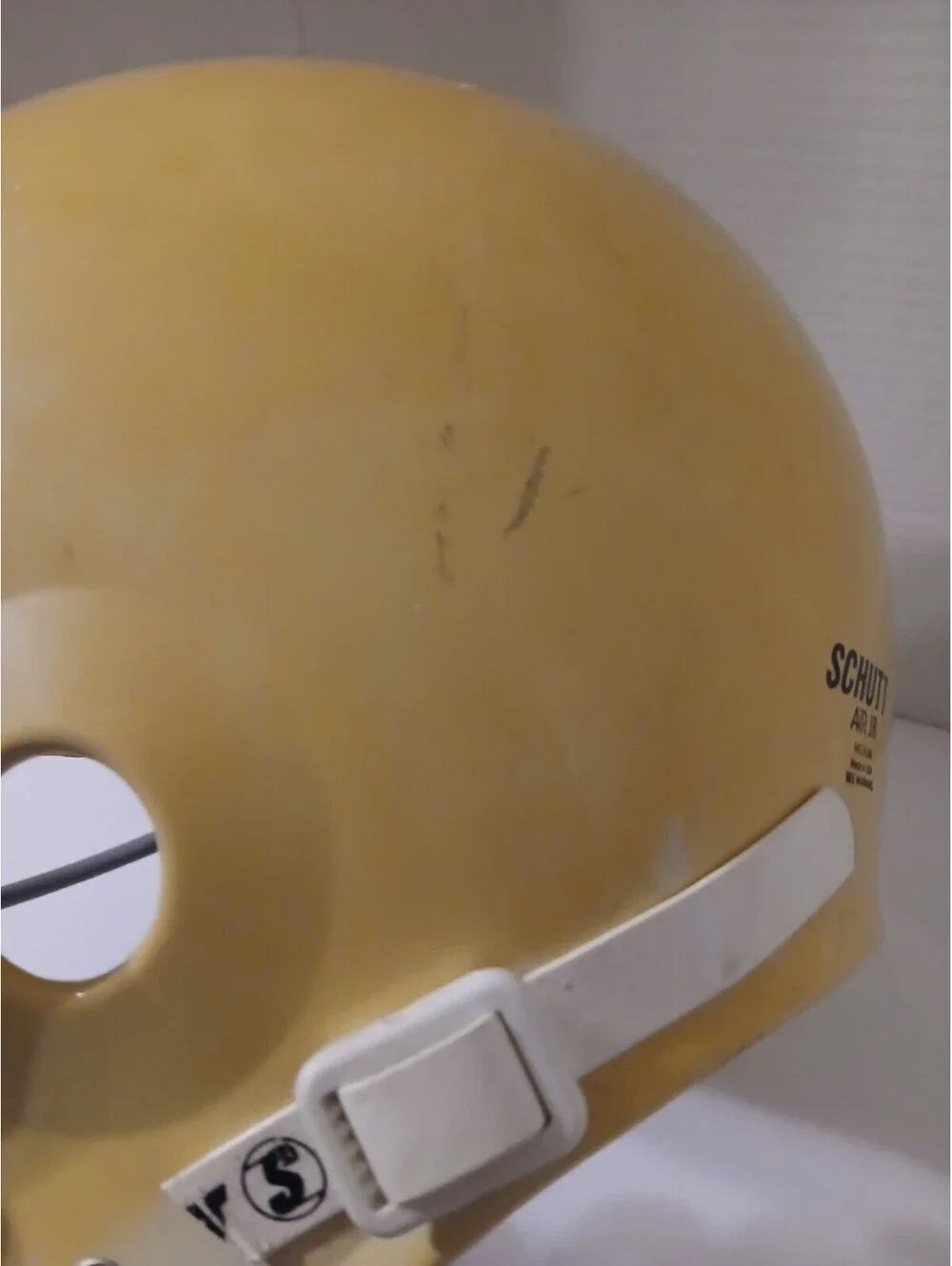 Schutt | Games | Vintage Schutt Air Football Helmet Jr Medium Cream ...